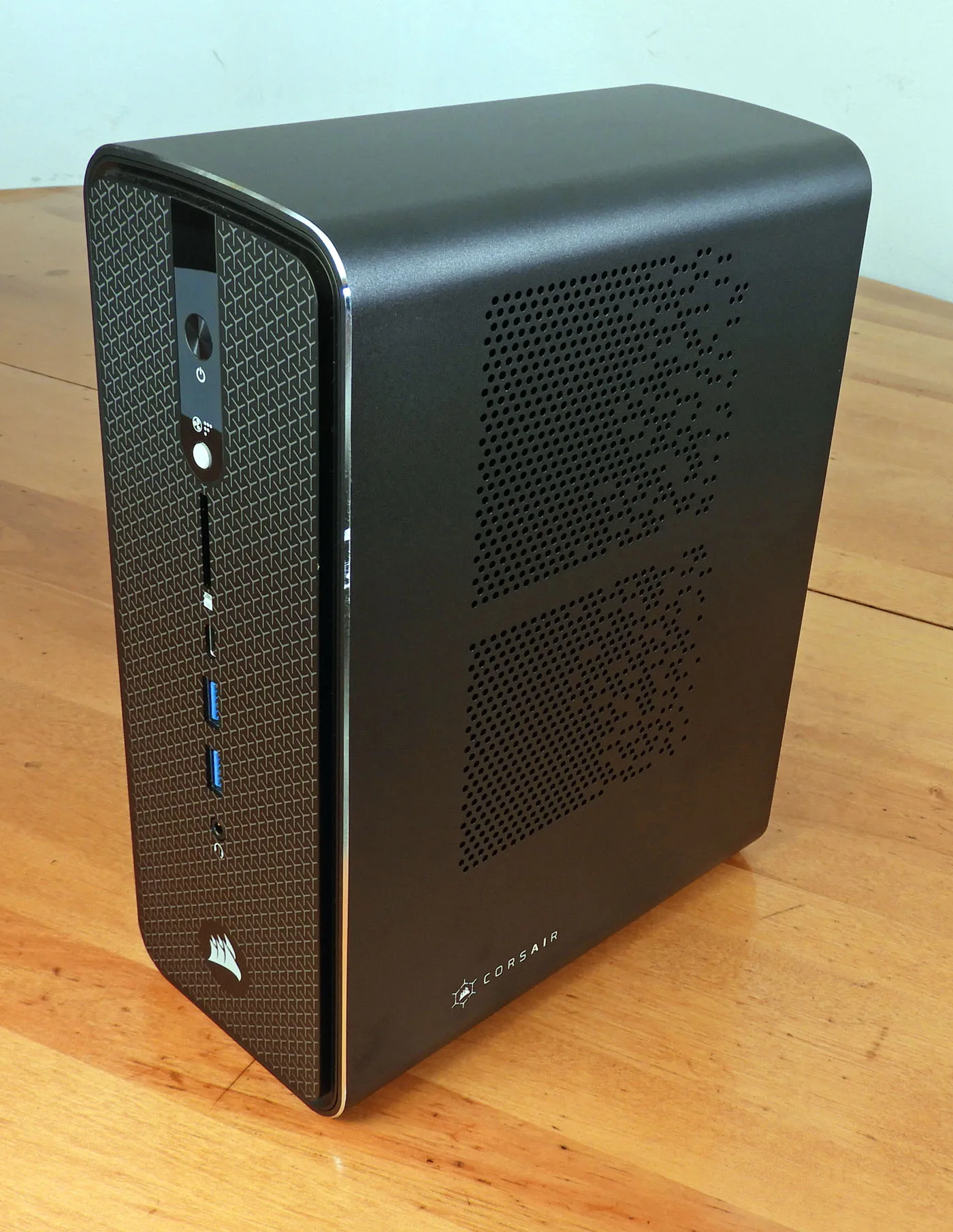 The CORSAIR AI Workstation 300 Review – The Battle of the Mini PCs vs ...